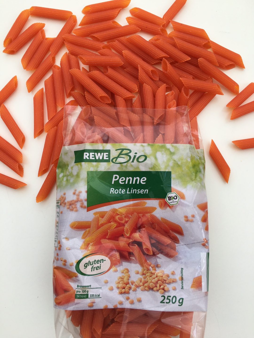 Protein-Power durch Pasta: Rote Linsen Penne mit Gemüse und ...